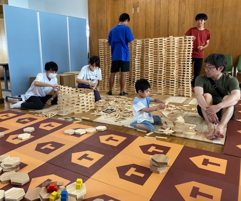 みんなでつくろう あそぼう ふれあおう 木の時間 ほのキャンモルック大会を開催しました News Topics 新居浜市生涯活躍
